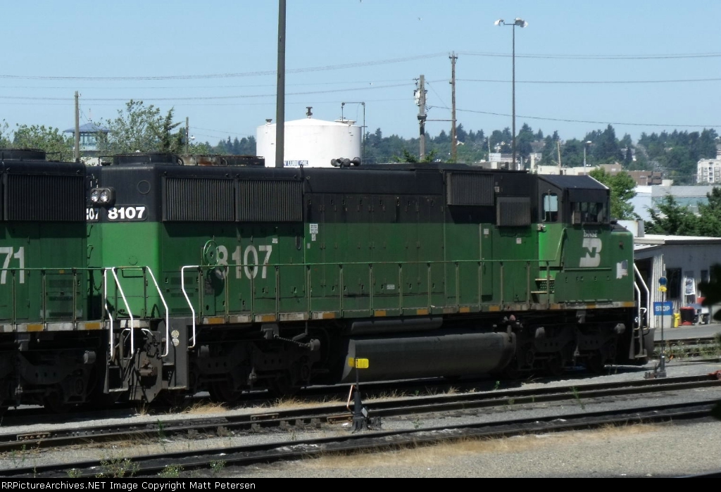 BNSF 8107